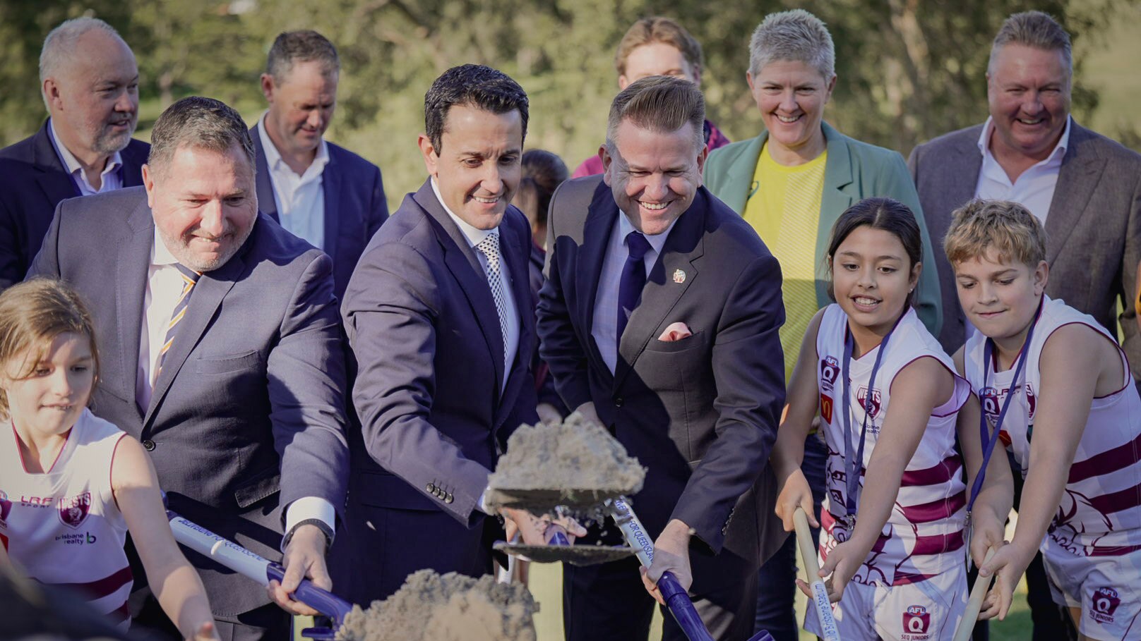 Premier says Victoria Park protesters shouldn't 'get between bulldozers ...