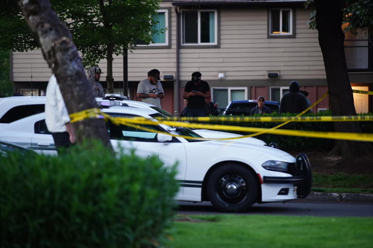 Multiple people killed, police officer shot in Sandy; man arrested