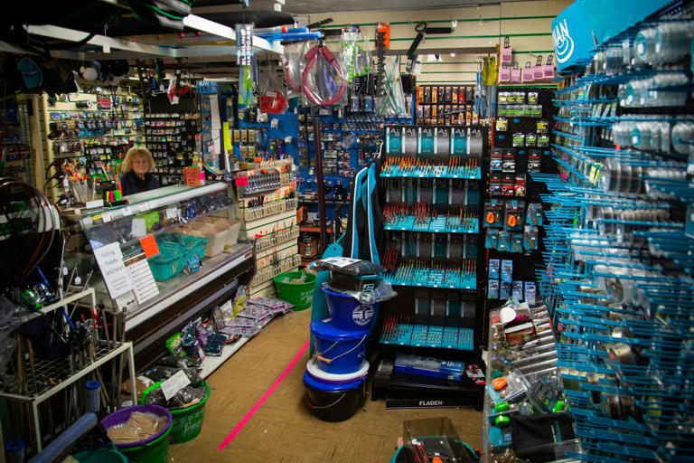 What happens to tackle shops when brands sell direct?