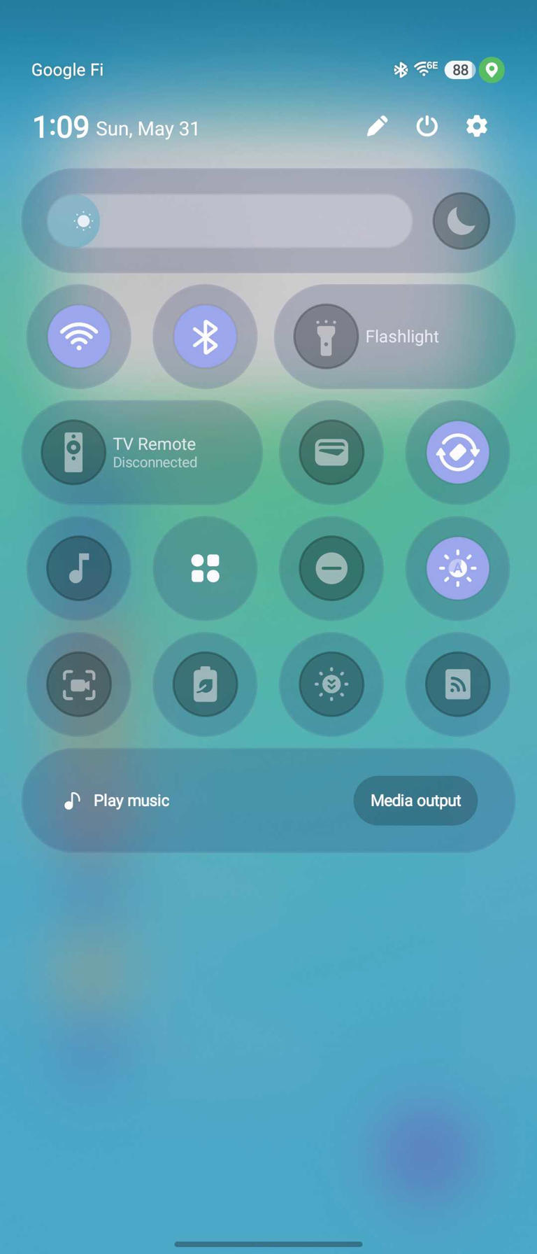 Samsung finally fixed One UI's messy quick settings to match the Pixel