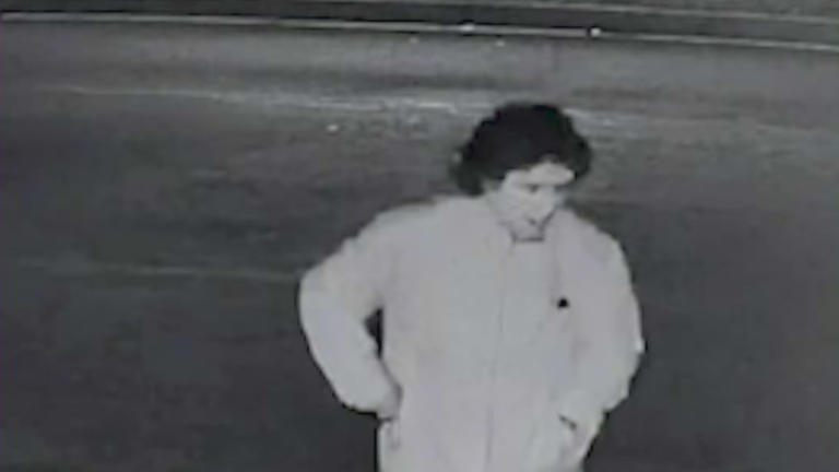 Police search for suspect in random Long Beach stabbing that injured woman