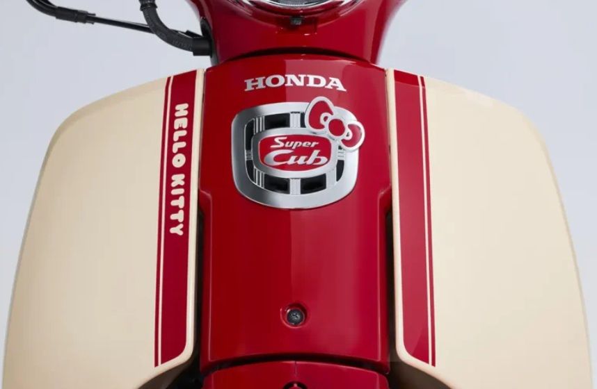 Ladies merapat Honda Super Cub x Hello Kitty dirilis, segini harganya
