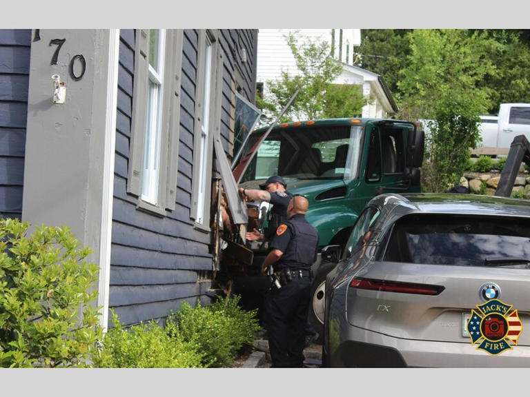 🌱 Patch AM: Huntington Station tavern hit with dozens of violations ...