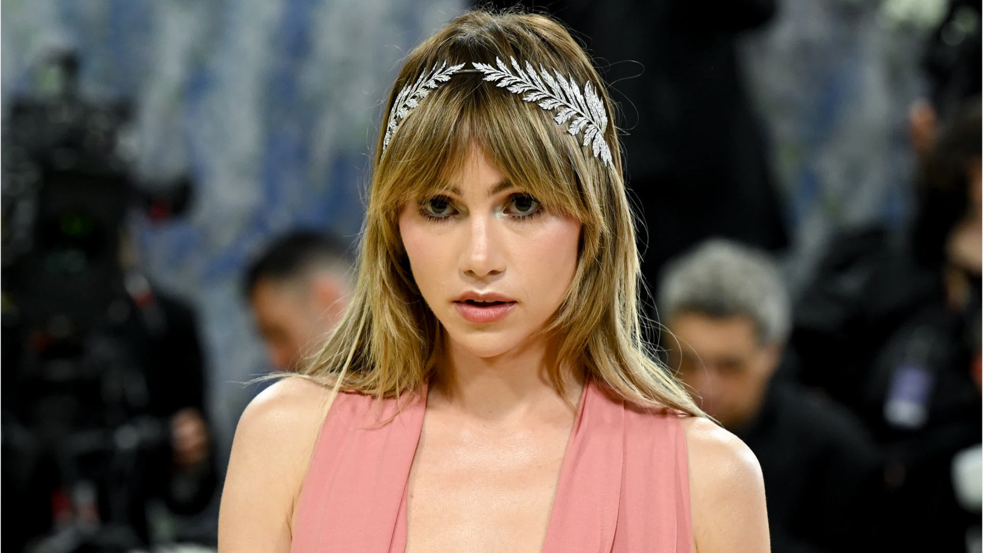 Suki Waterhouse teases Taylor Swift wedding details