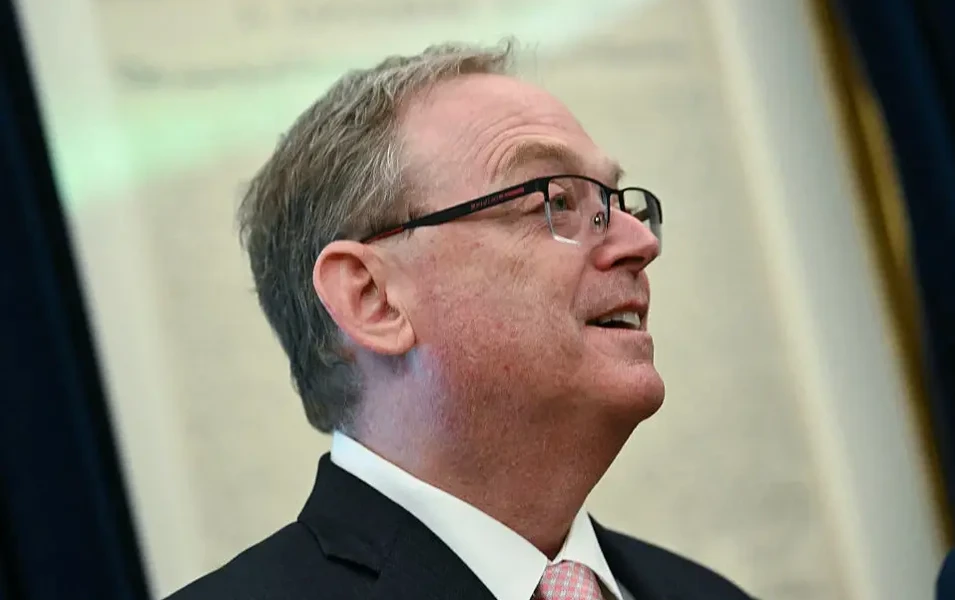 Hassett sees Hormuz oil flow resuming within two months