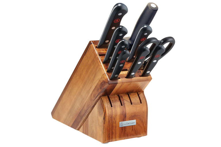 Crate & Barrel bestsellers include Le Creuset, Lodge, and more — now up ...