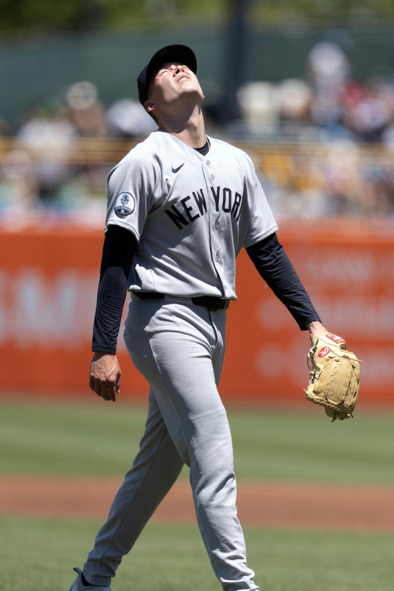 Will Warren found creative way to stay loose as Yankees poured on runs ...