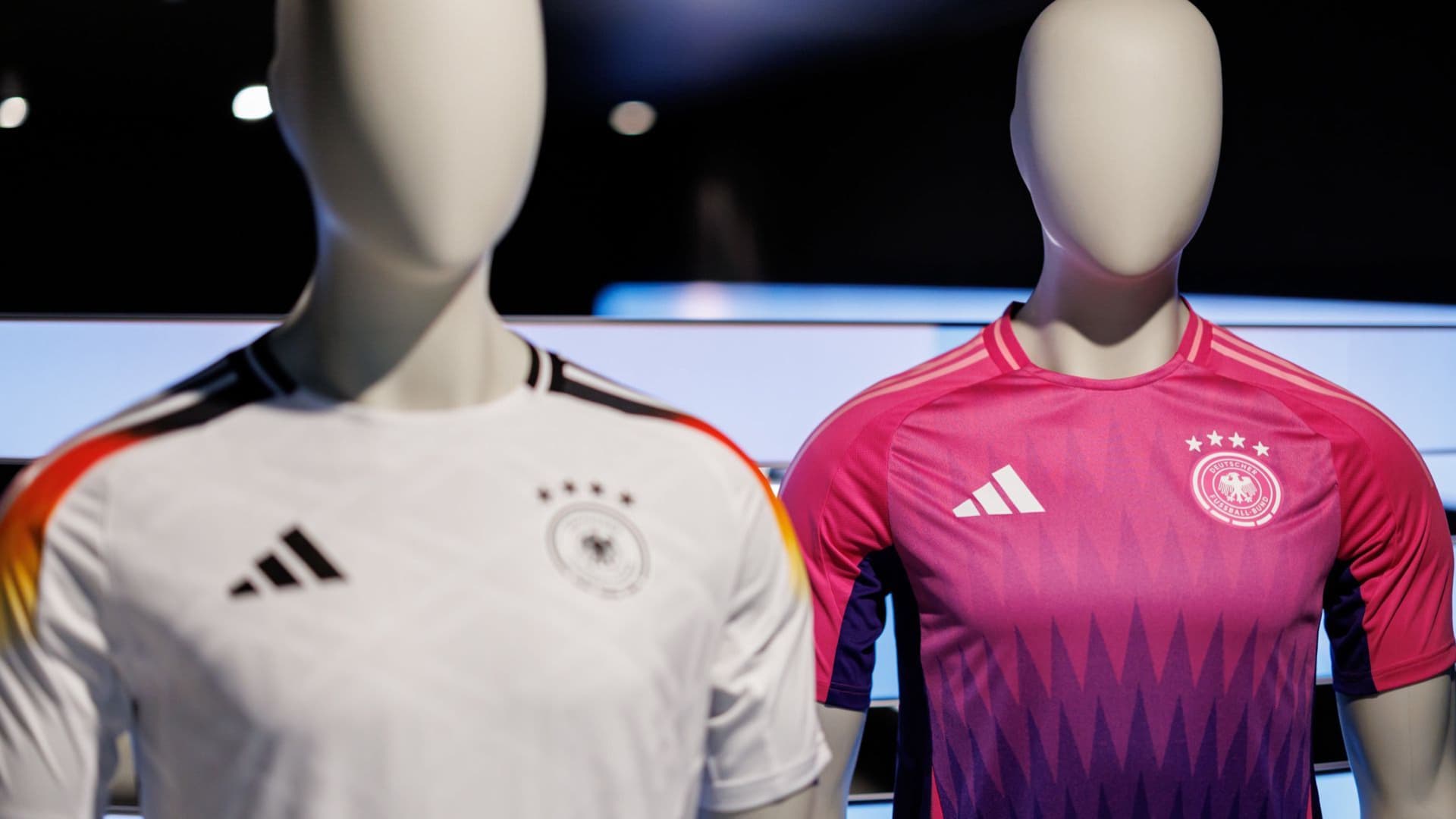 Deutschland-Shirt für 20 Euro? „Kann strafbar sein“: Zoll warnt vor ...