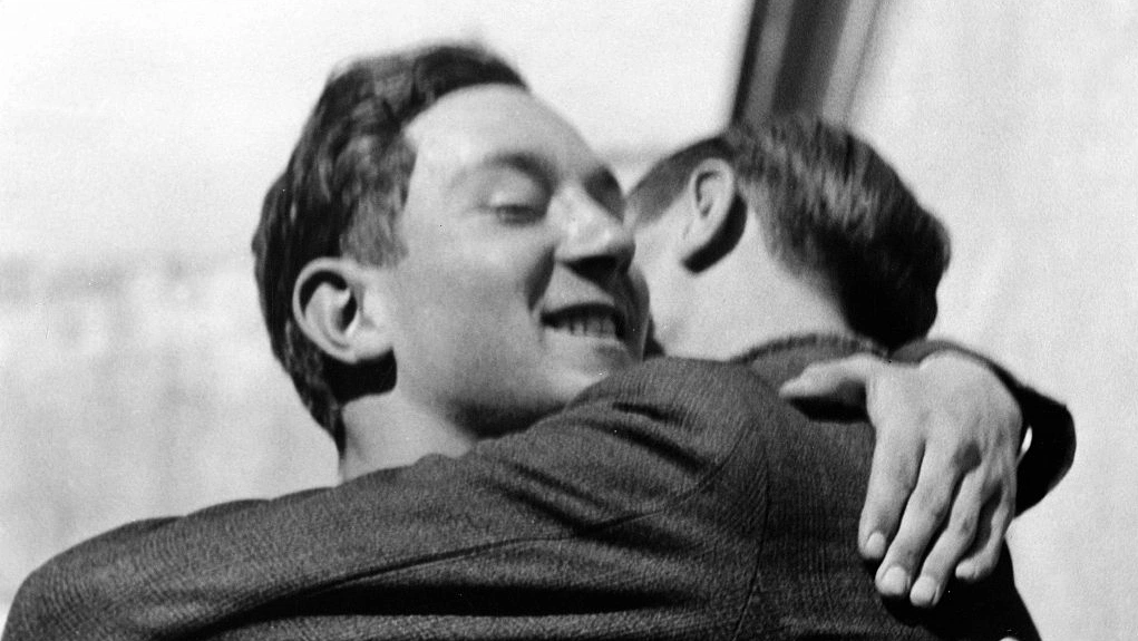 Why strong male friendships are a health superpower