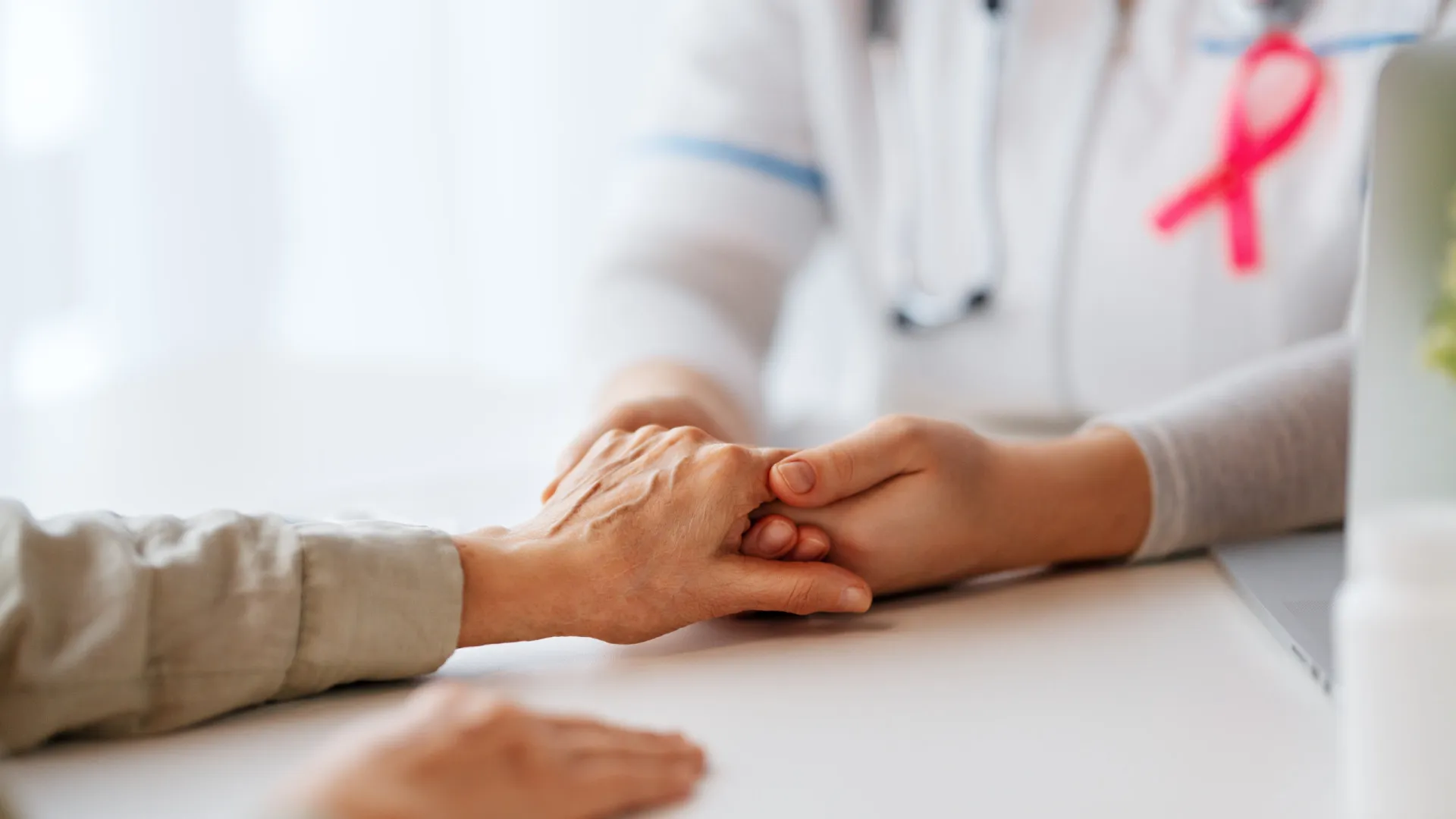 Cancro. Novo tratamento revela-se promissor ao eliminar tumores