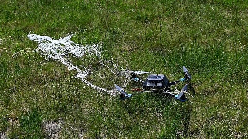 Así es el cazador de drones que persigue y atrapa intrusos en el aire