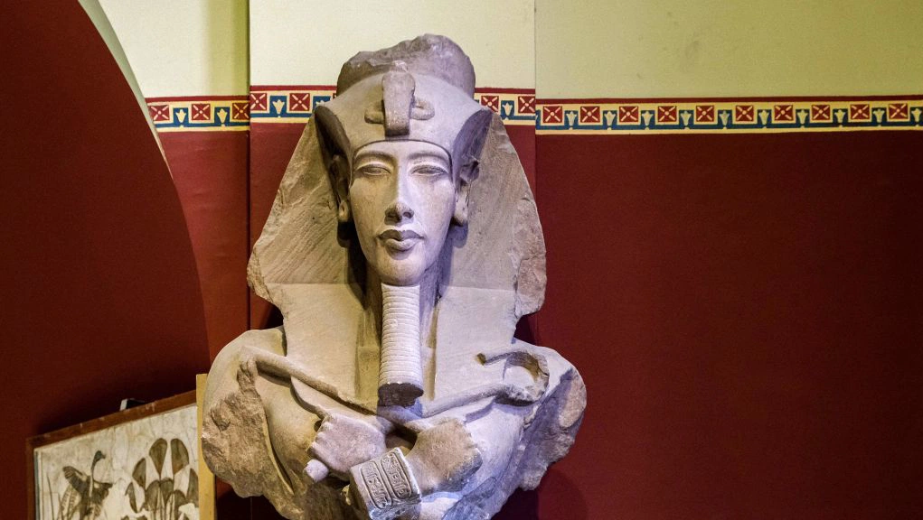 Akhenaten and Moses: Monotheism in history and theory