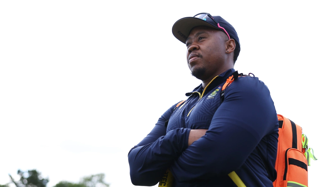 South Africa players get visas but key staff still waiting