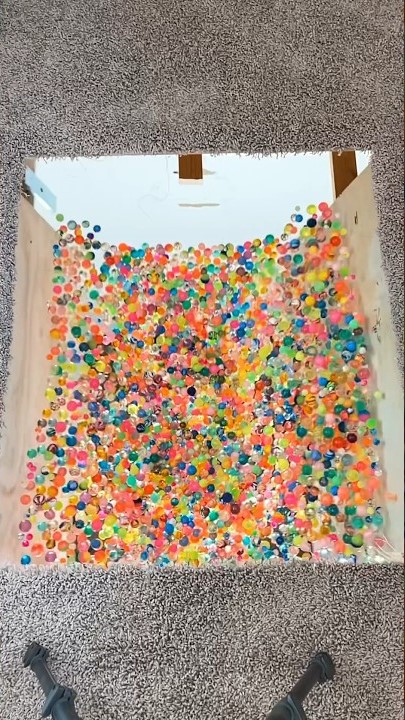 Trap door vs. bouncy balls