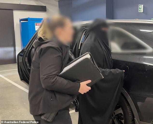 Accused ISIS bride renounces terrorist group and reveals face as ...