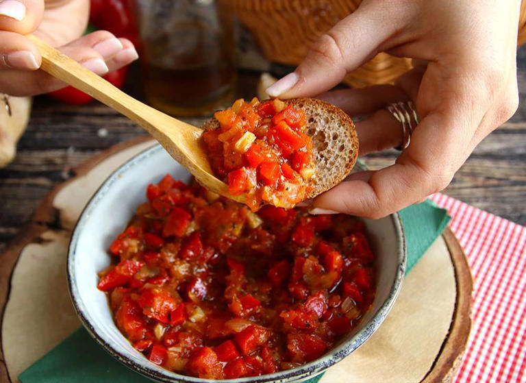 Easy tomato sauce: A waste-not recipe for your overripe tomatoes