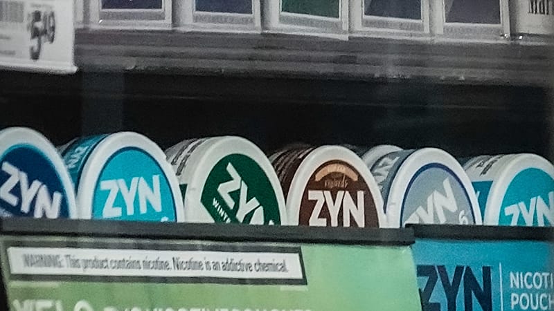 La nicotina invisible conquista a los jóvenes y enciende las alarmas ...