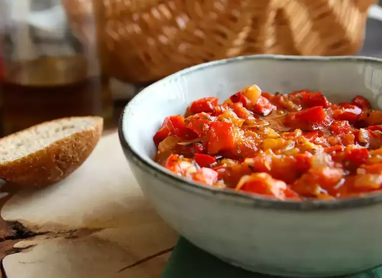 Easy tomato sauce: a waste-not recipe for your overripe tomatoes