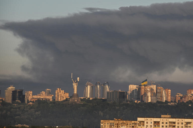 A chance for peace? Russia's offensive is slowing, but is Putin ready ...