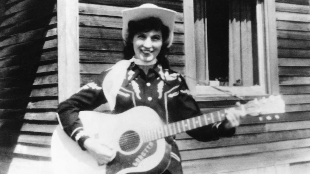 1 Defining Moments in Loretta Lynn's Life and Career