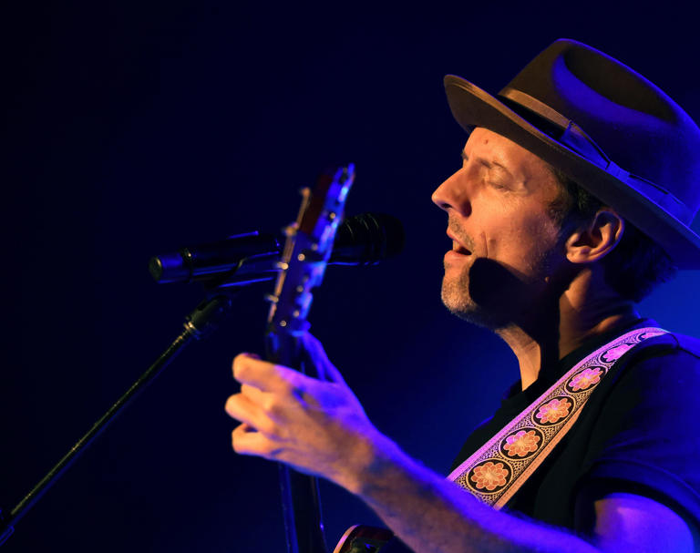 Jason Mraz is still yours and more (Syracuse concert review, photos ...
