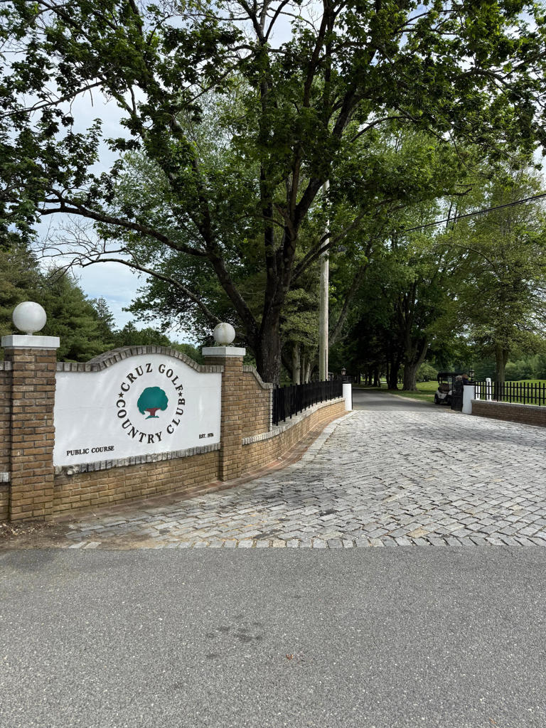Shore golf course is true 'show up and swing' experience, no tee times ...