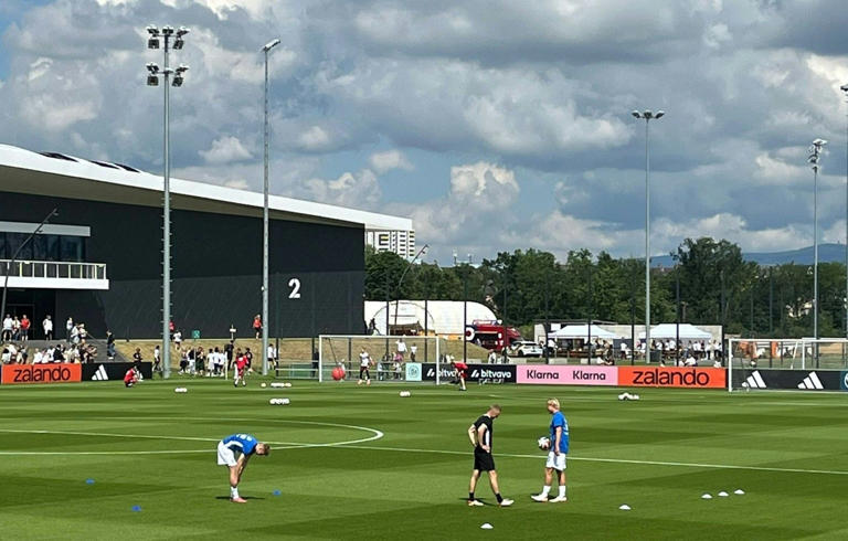 Fußball: DFB-Elf - Neuer wieder im Torwarttraining