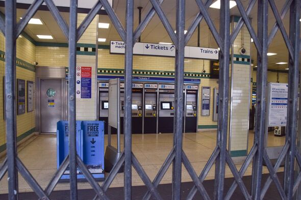 Tube strikes live: TfL drivers to walk out as Elizabeth line and DLR ...
