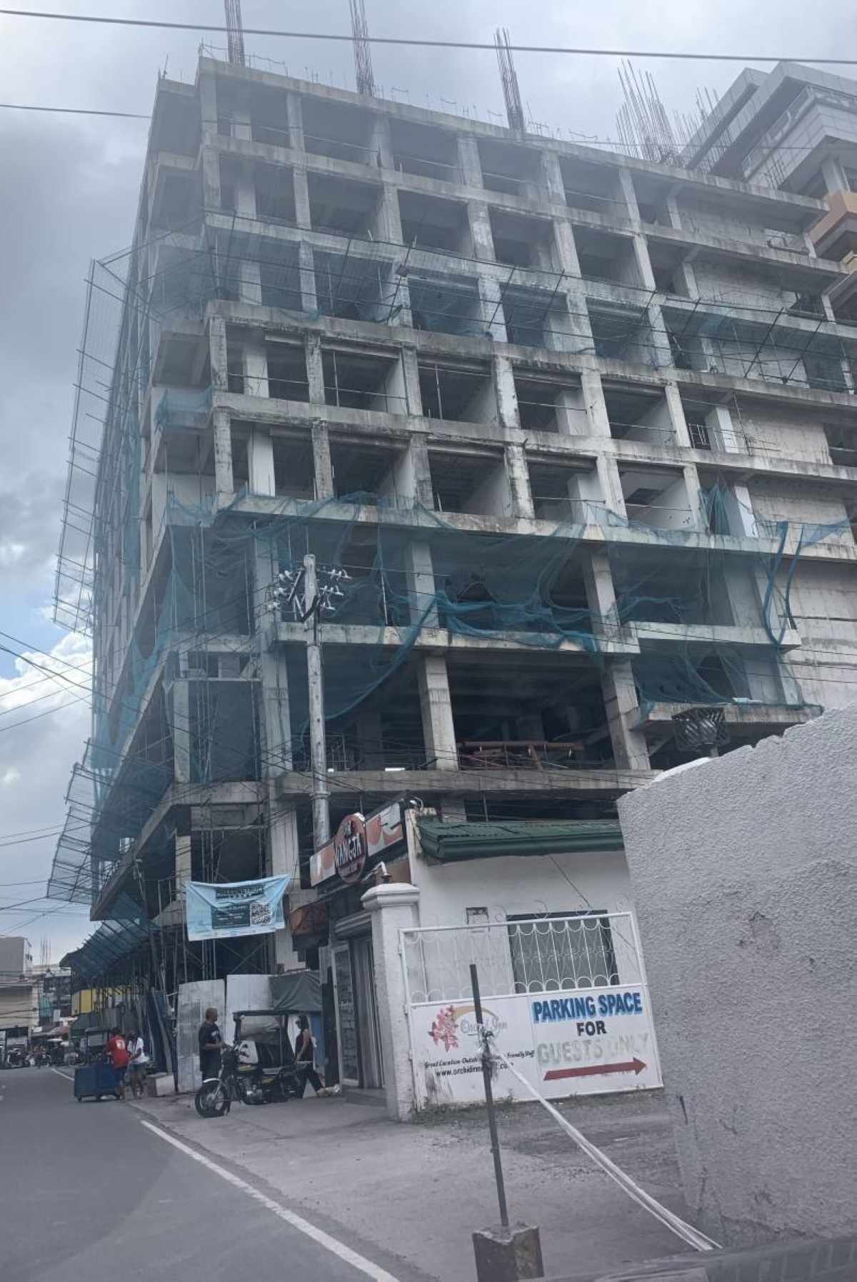 Angeles City urged to assess structural safety of abandoned building