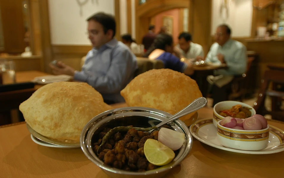 Chole bhature pizza sparks online debate over fusion food