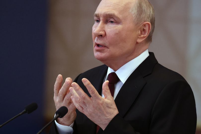 Vladimir Putin strops in public as he rages 'I do not even understand ...