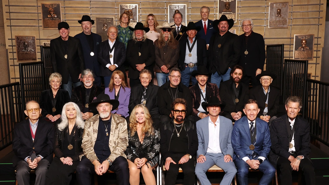 11 country music legends and their lasting legacies