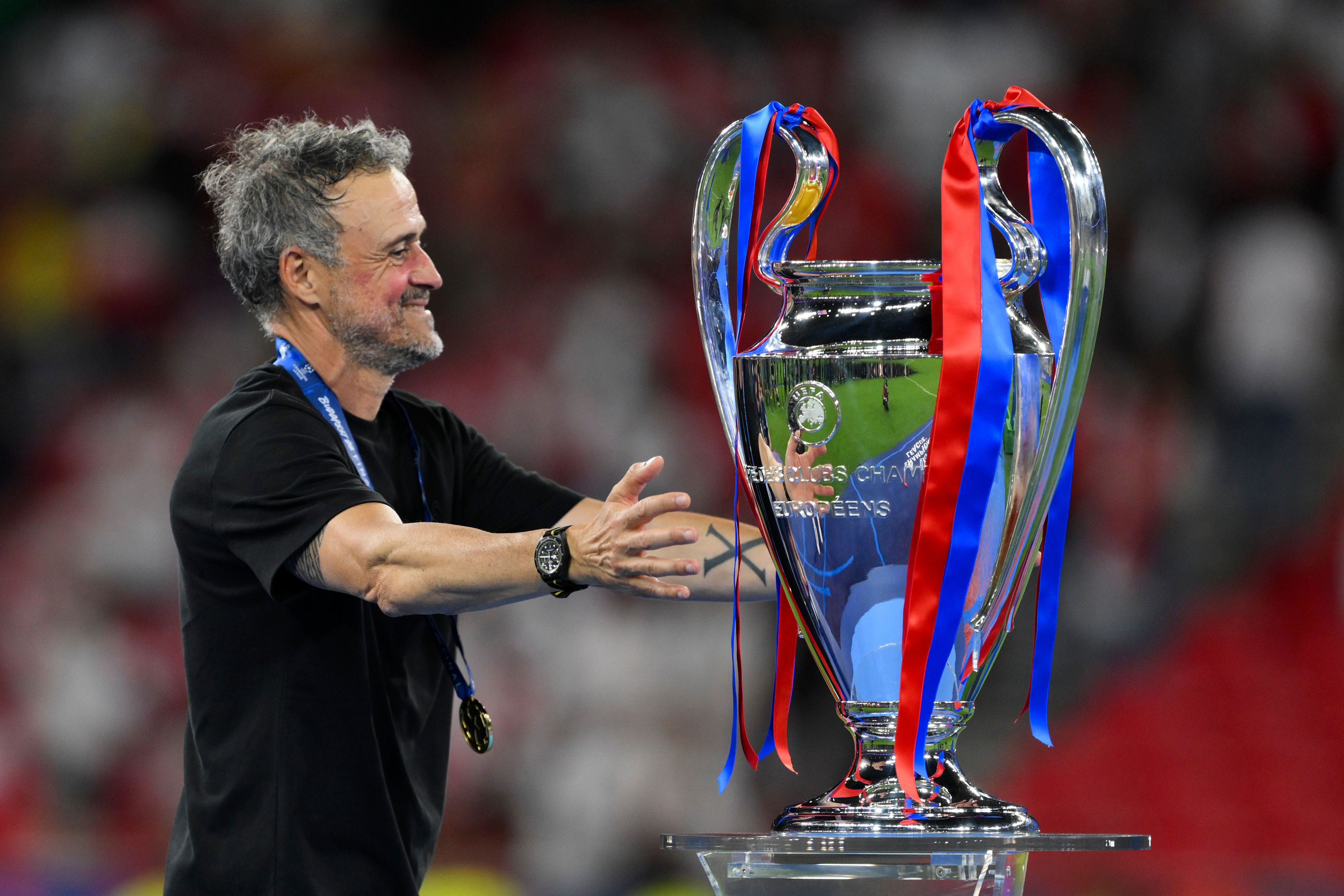 Who will be Liverpool boss? Iraola talks to begin as fans want Enrique
