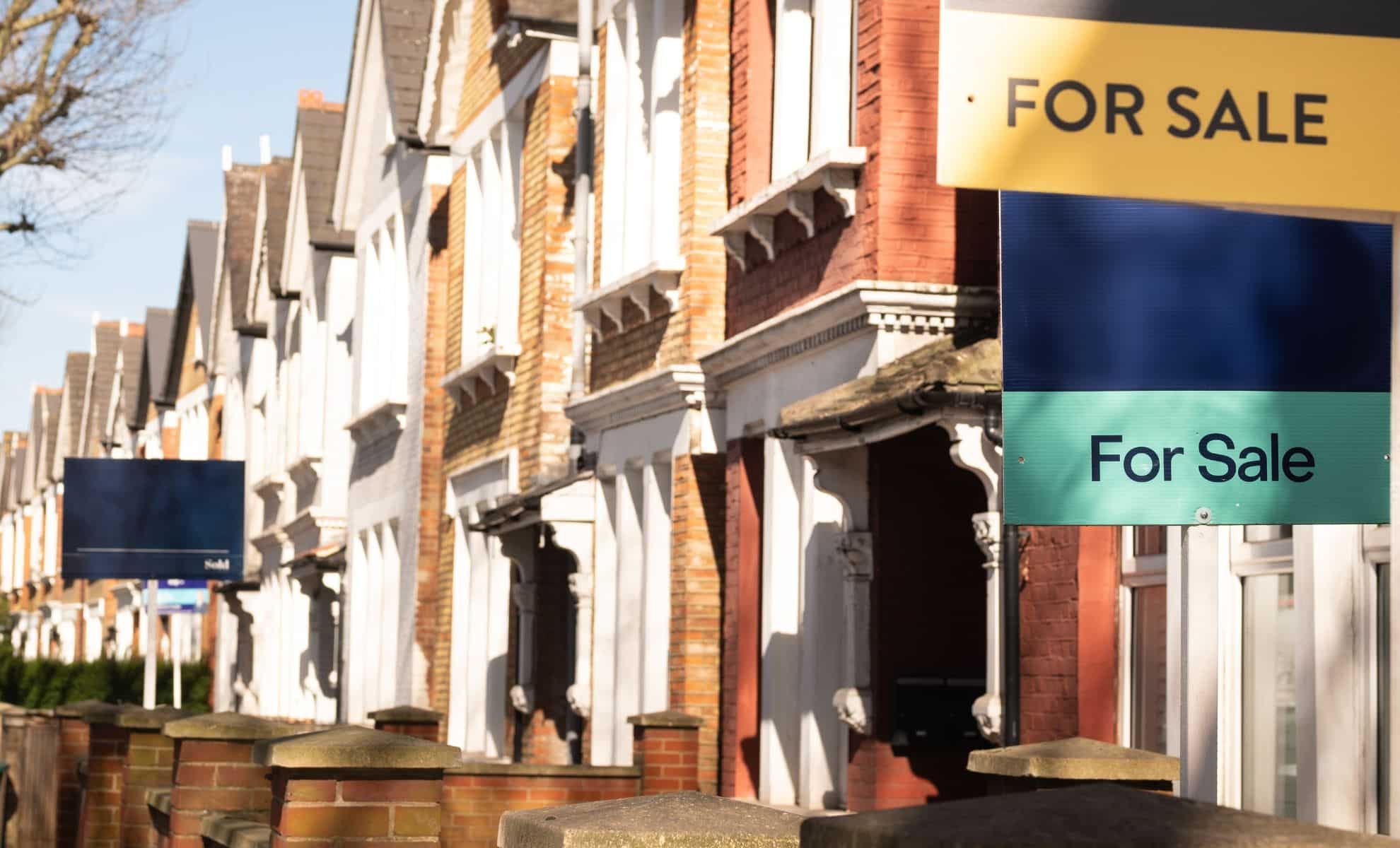 Housing slowdown deepens as economic uncertainty pushes buyers to the ...