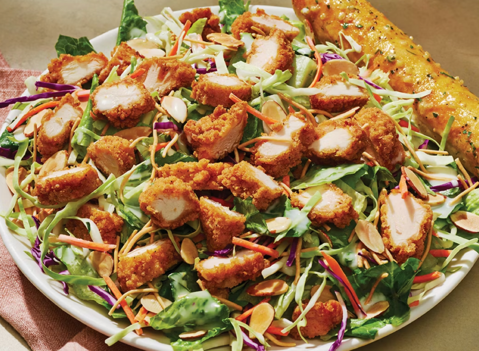5 restaurant salads that are worse than a cheeseburger