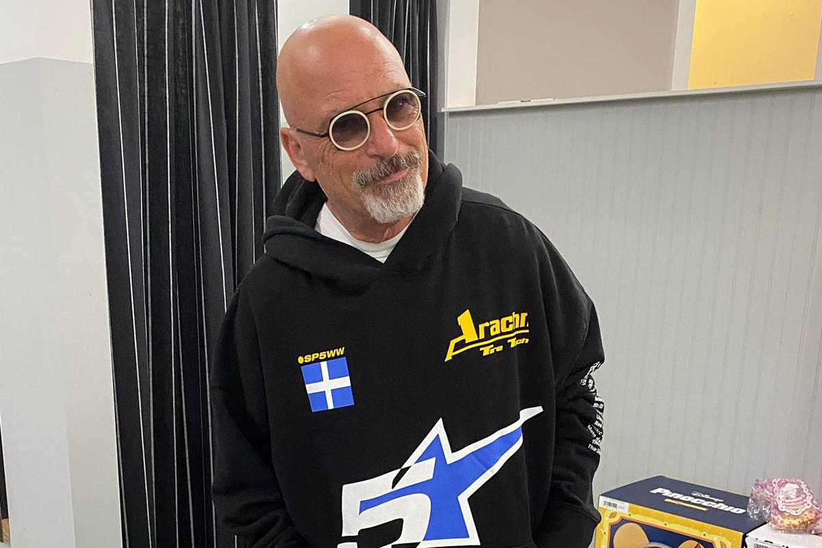 Howie Mandel 'afraid' to shake OnlyFans star Sophie Rain's hand? Viral ...