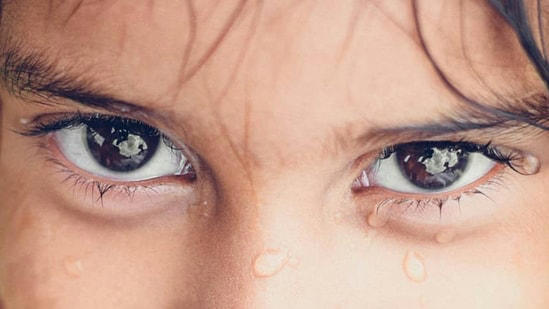 Doctor warns these common eye changes may point to an underlying ...