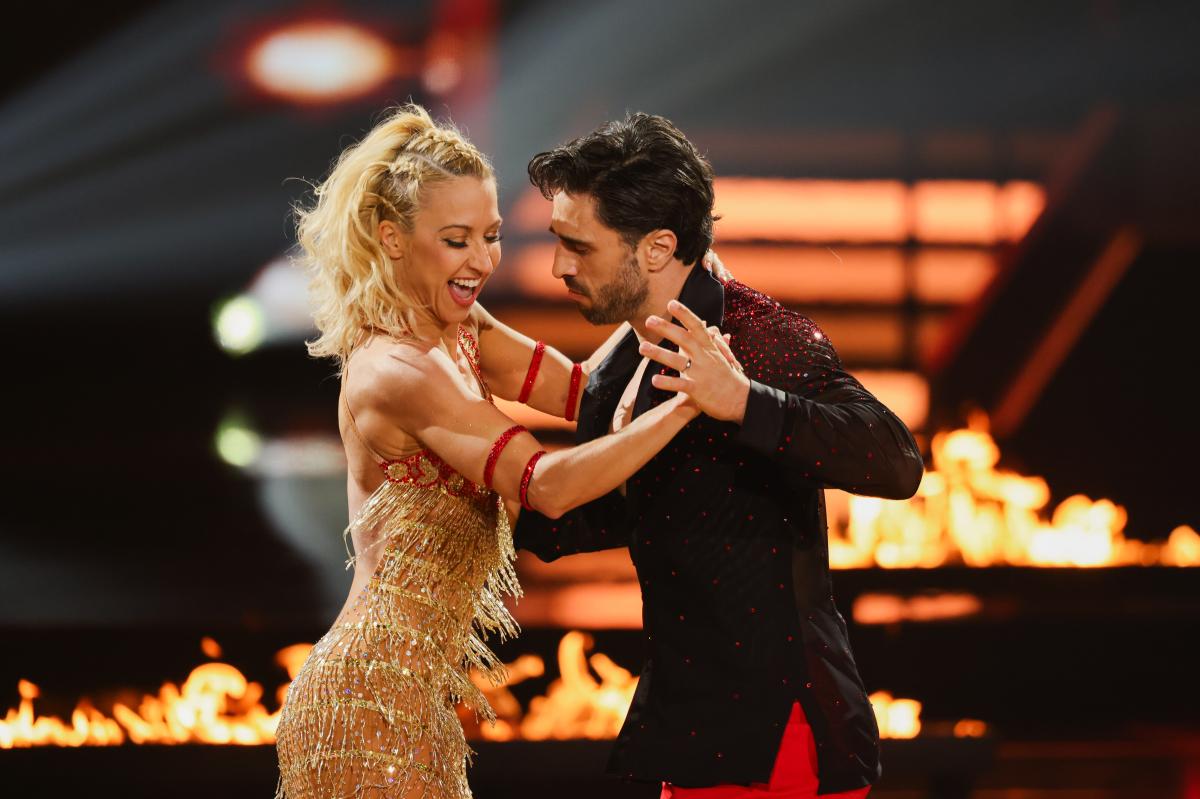 Liebesgerüchte bei „Let’s Dance“: Was läuft zwischen Jan Kittmann und ...