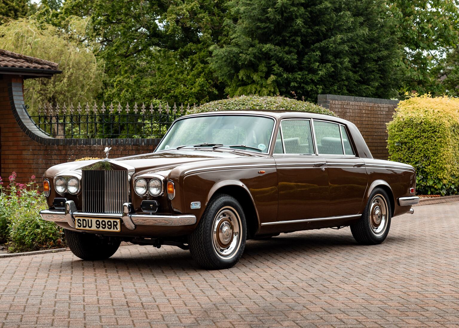 'Time warp' Rolls-Royce heads to auction with just 604 miles on the clock