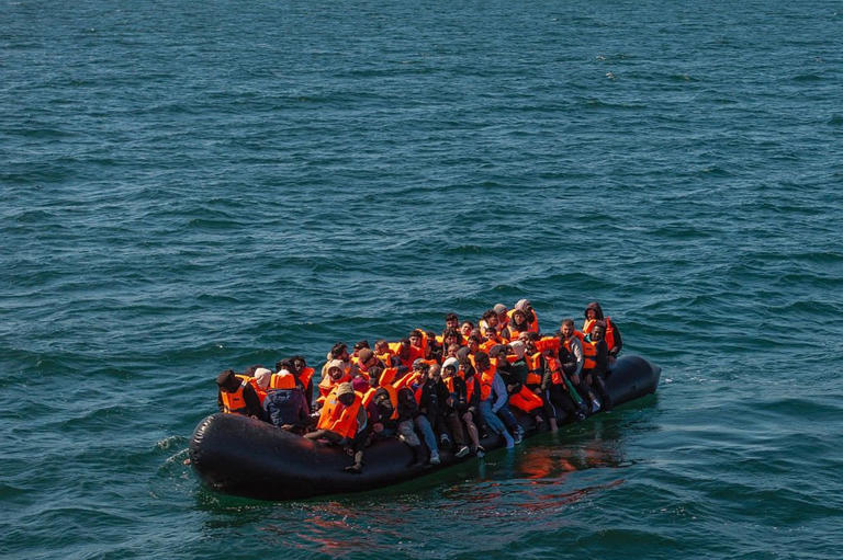 Ministers accused of 'turning blind eye' to yacht gangs smuggling ...
