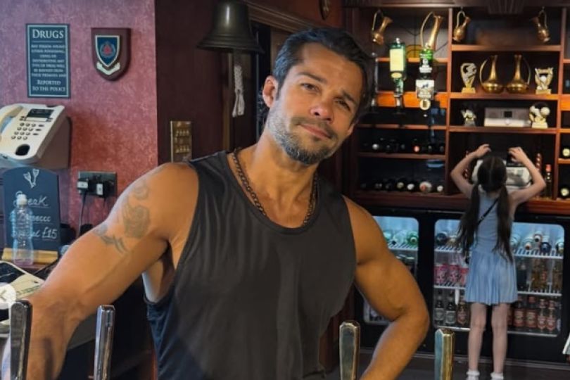 Coronation Street newcomer's family join him on set and he's not the ...