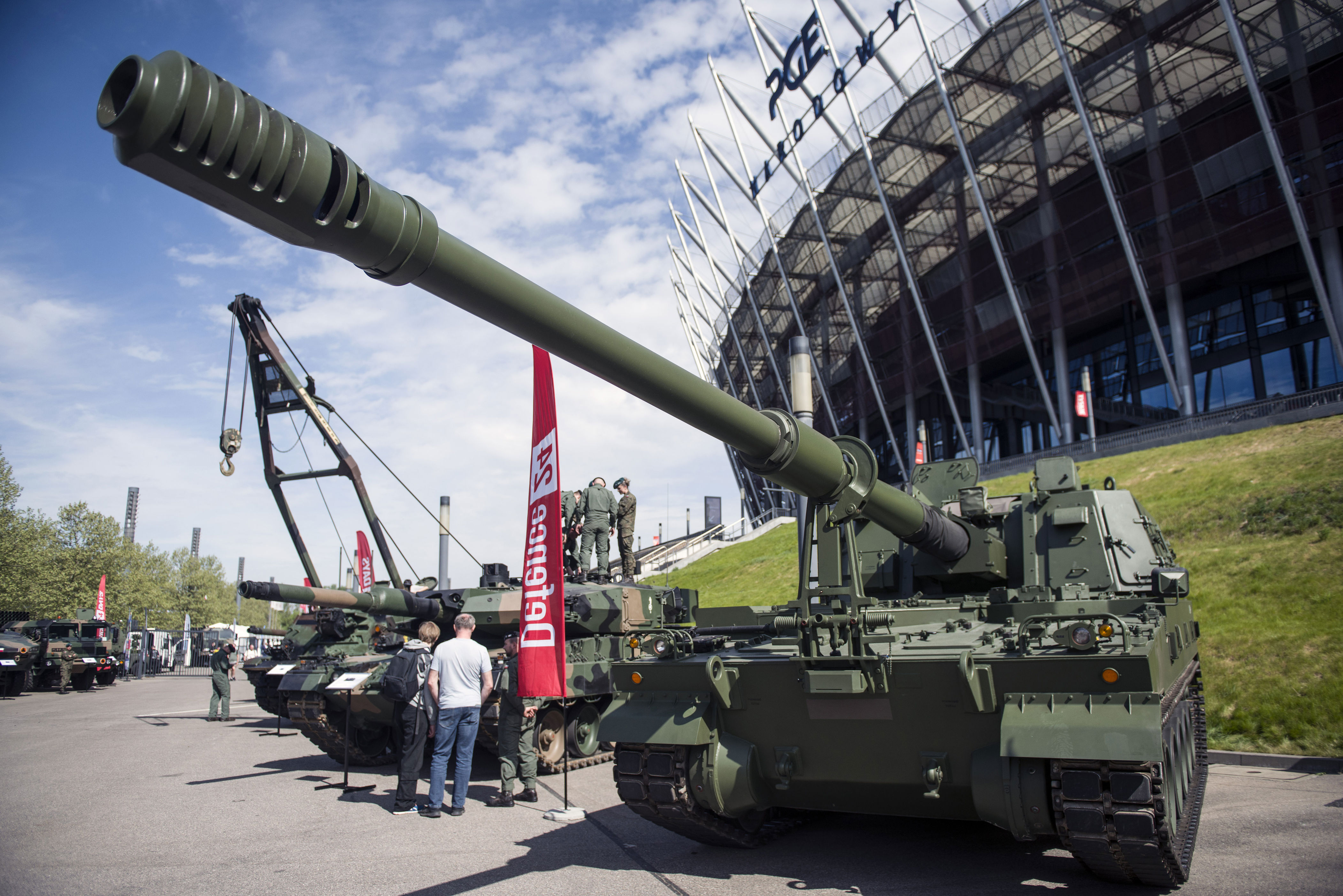 Poland spends $16.5 billion in EU-backed loans on heavy army weapons