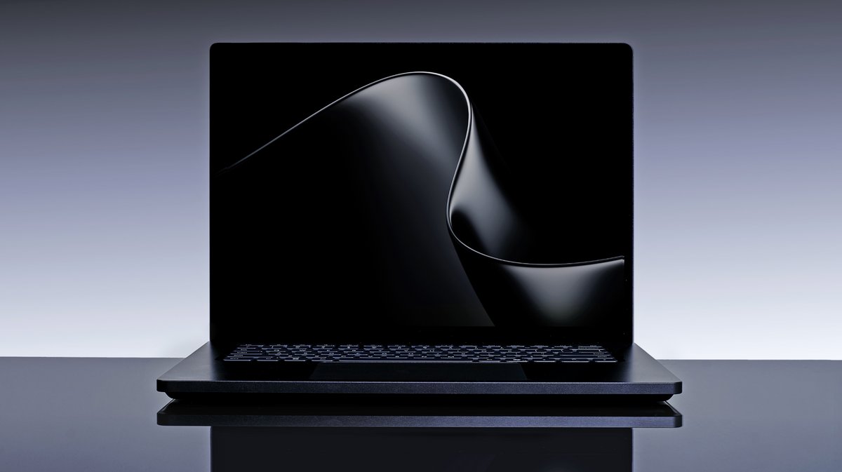Microsoft annonce son Surface Laptop Ultra : NVIDIA RTX Spark et écran ...
