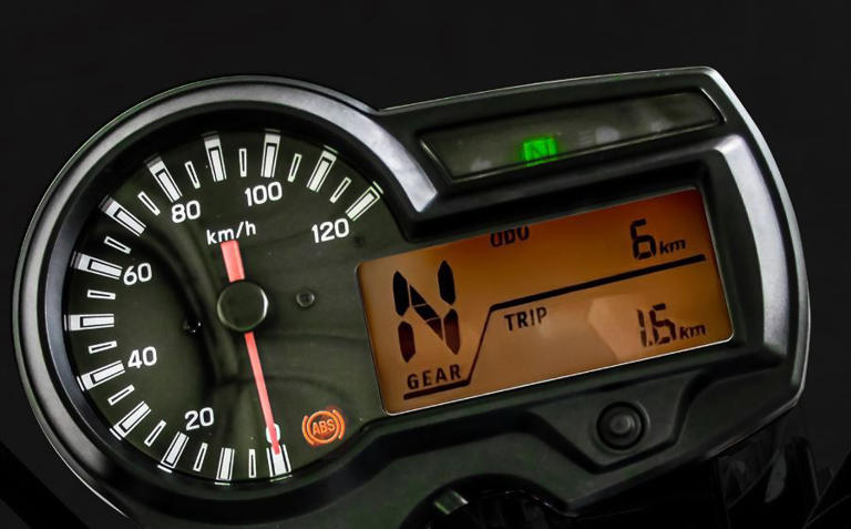 Harga setara Rp 30 jutaan, motor retro Suzuki ini iritnya tembus 58 km ...