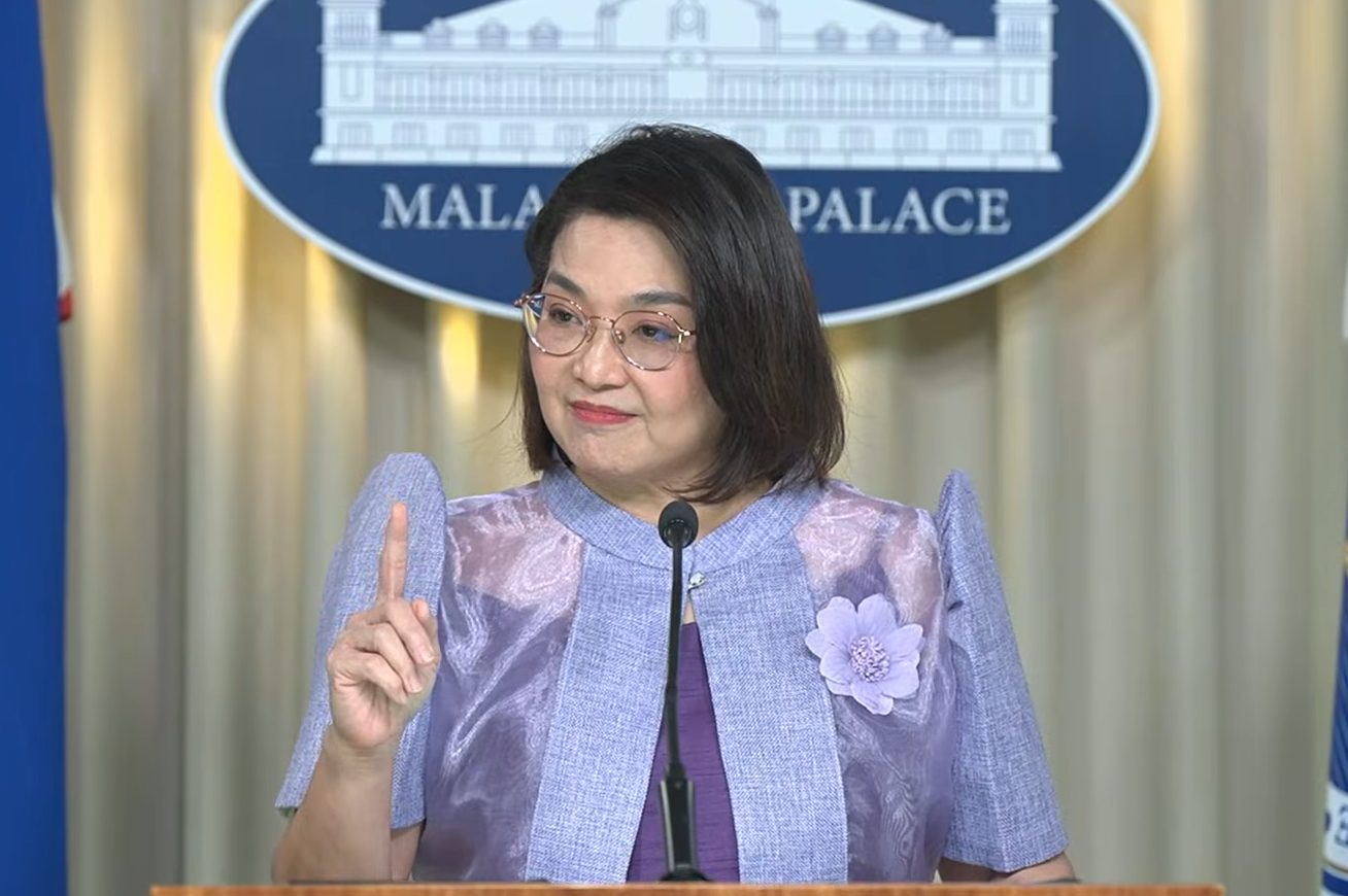 Malacañang commends Jinggoy's voluntary surrender: 'Unlike Bato'