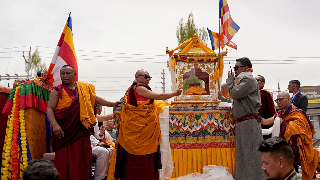 Buddha’s chief disciples’ relics enshrined in Mongolia on Vesak