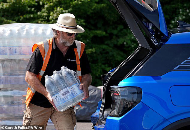 Thousands of homes in Kent still without water as families forced to ...