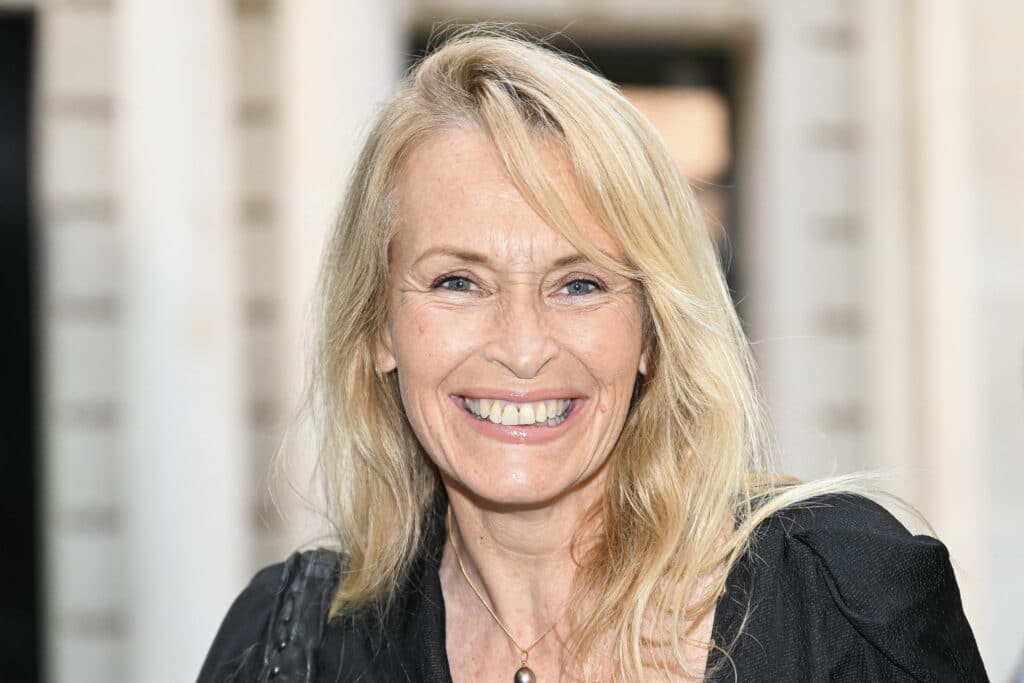 Estelle Lefébure : son statut d’égérie Mixa depuis 1998 lui a rapporté ...