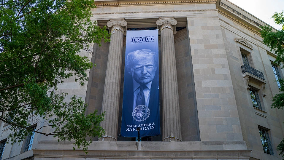 Survey finds 94% of legal community fear Trump's second term