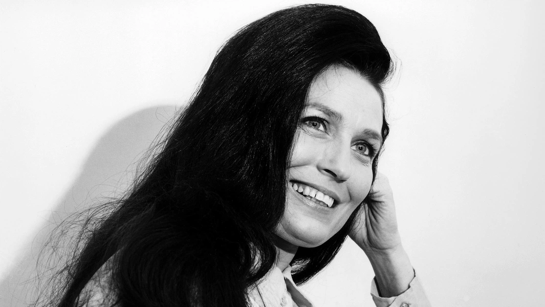 1 Defining Moments in Loretta Lynn's Life and Career
